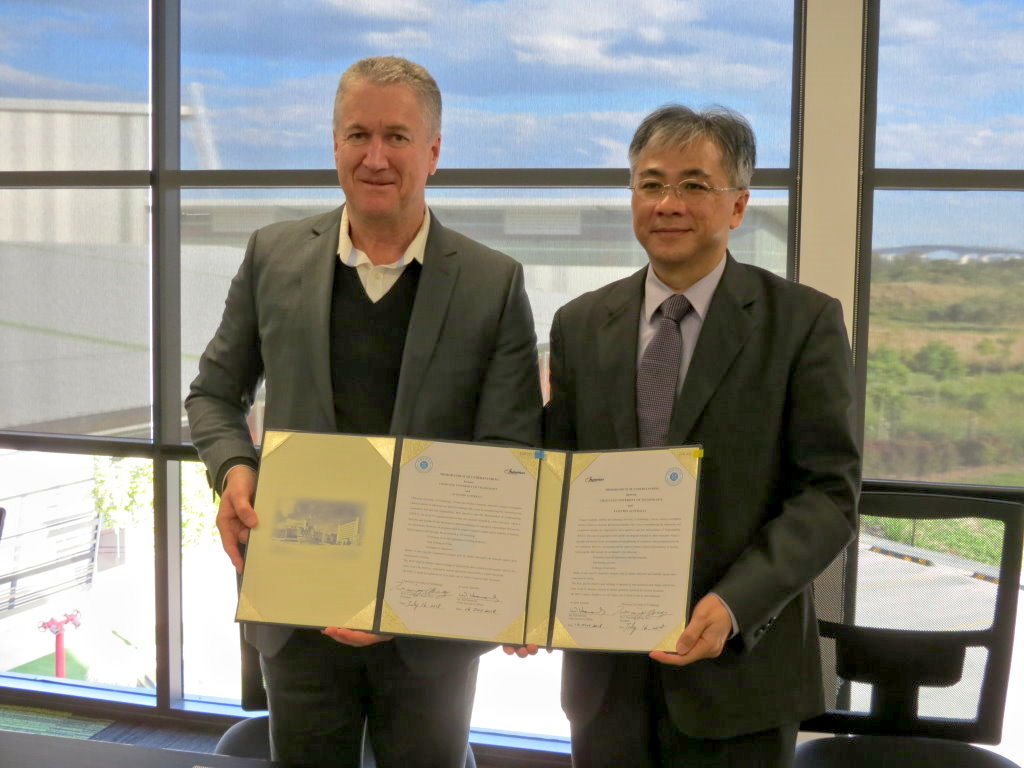 本校與澳洲航空學校簽約 共同培訓飛航專業人才 - 朝陽科技大學